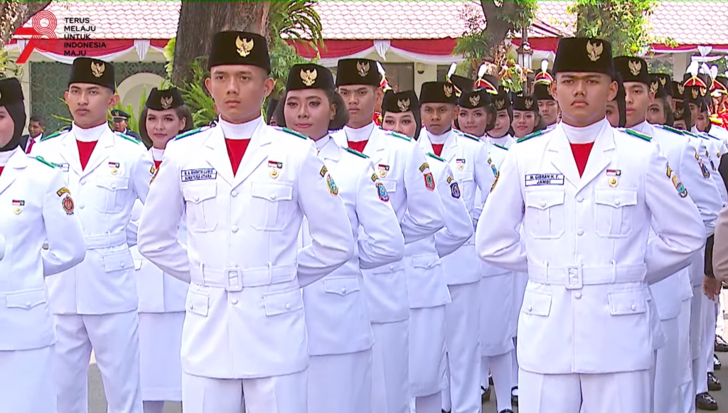 Tim Indonesia Maju Kibarkan Sang Merah Putih di Istana Merdeka - BRIEF