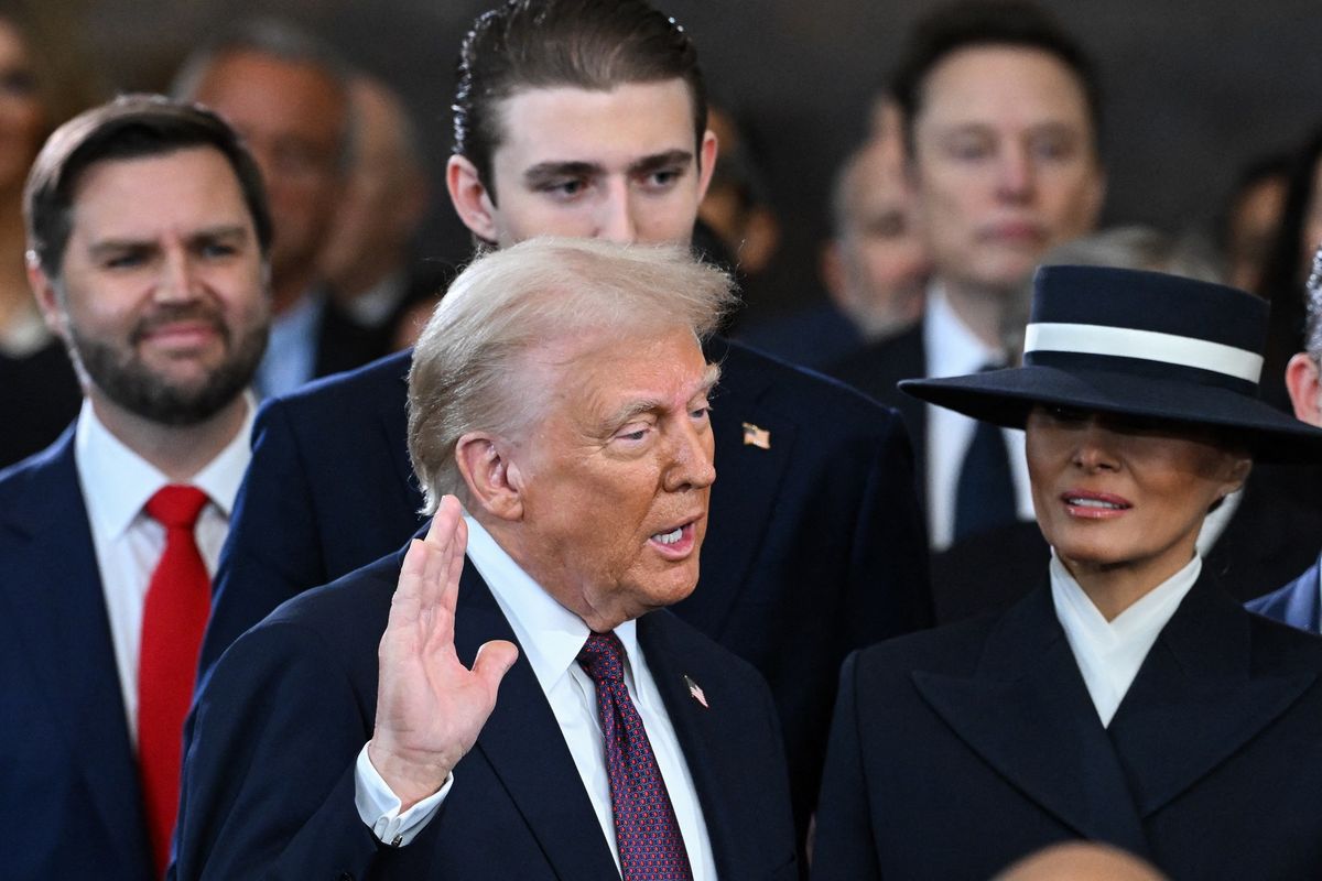 Donald Trump: Zaman Keemasan Amerika - BRIEF
