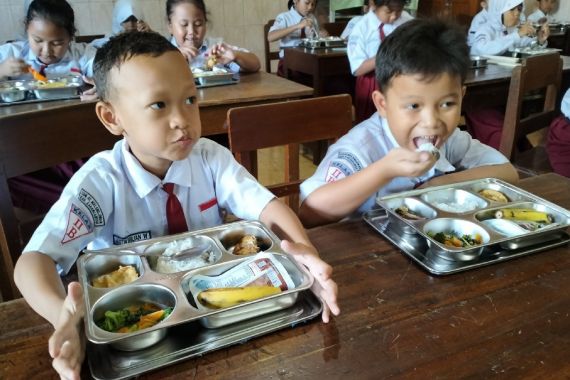 Cegah Korupsi, KPK Kaji Program Makan Bergizi Gratis - BRIEF
